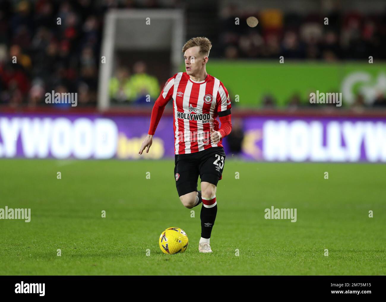 Keane lewis potter brentford hi-res stock photography and images - Alamy