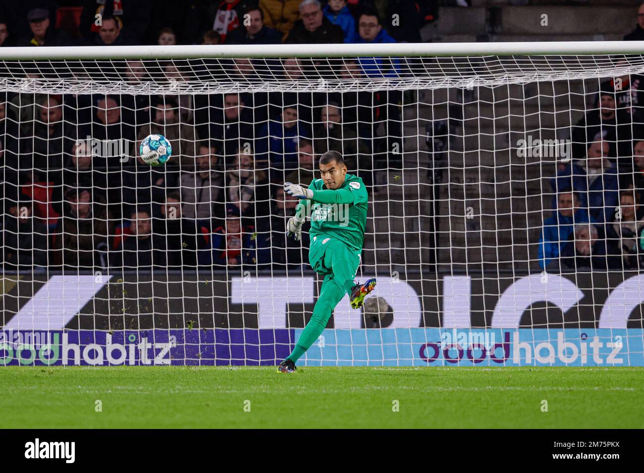 EINDHOVEN, NETHERLANDS - JANUARY 7: goalkeeper Walter Benitez of PSV ...