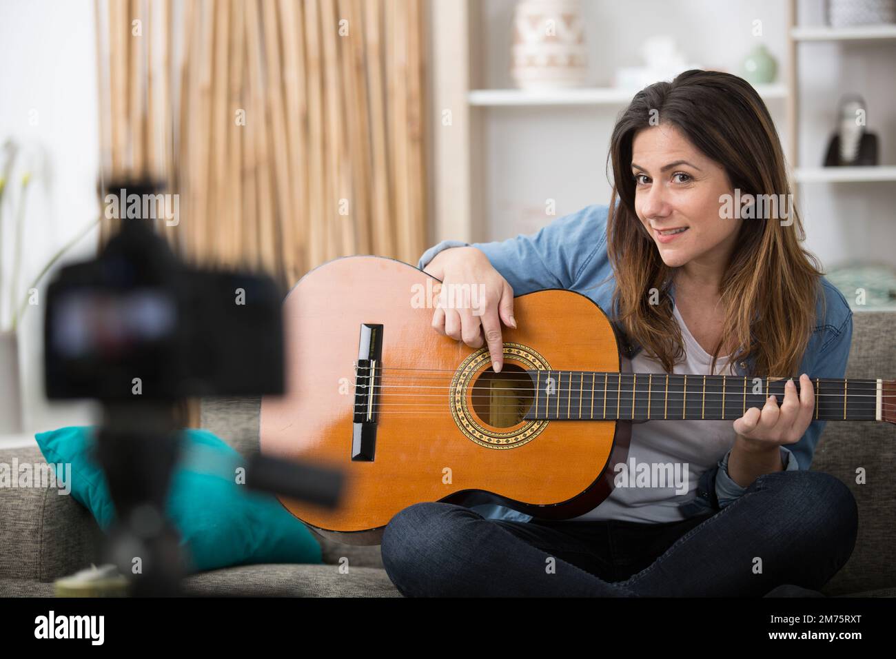 Freelance job tutorial hi-res stock photography and images - Alamy