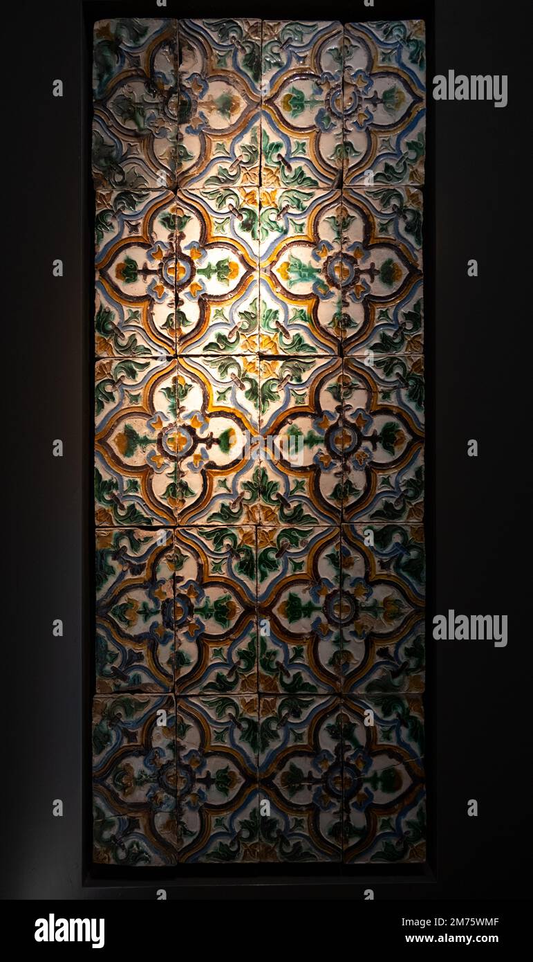 Tiles tile moorish hi-res stock photography and images - Alamy