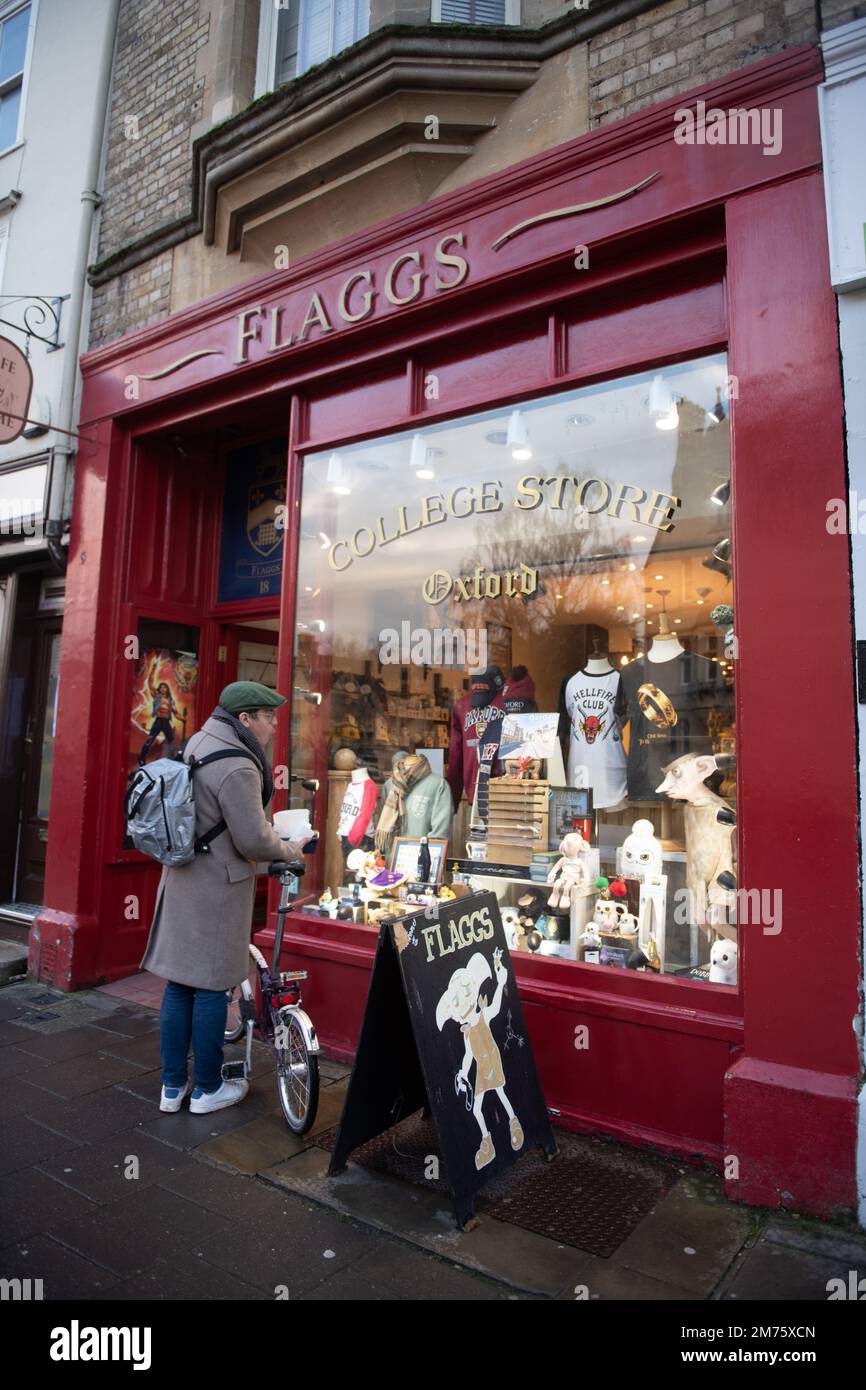 Flaggs shop hi-res stock photography and images - Alamy