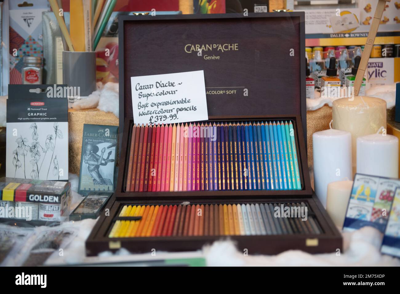 Canvas of art hi-res stock photography and images - Alamy