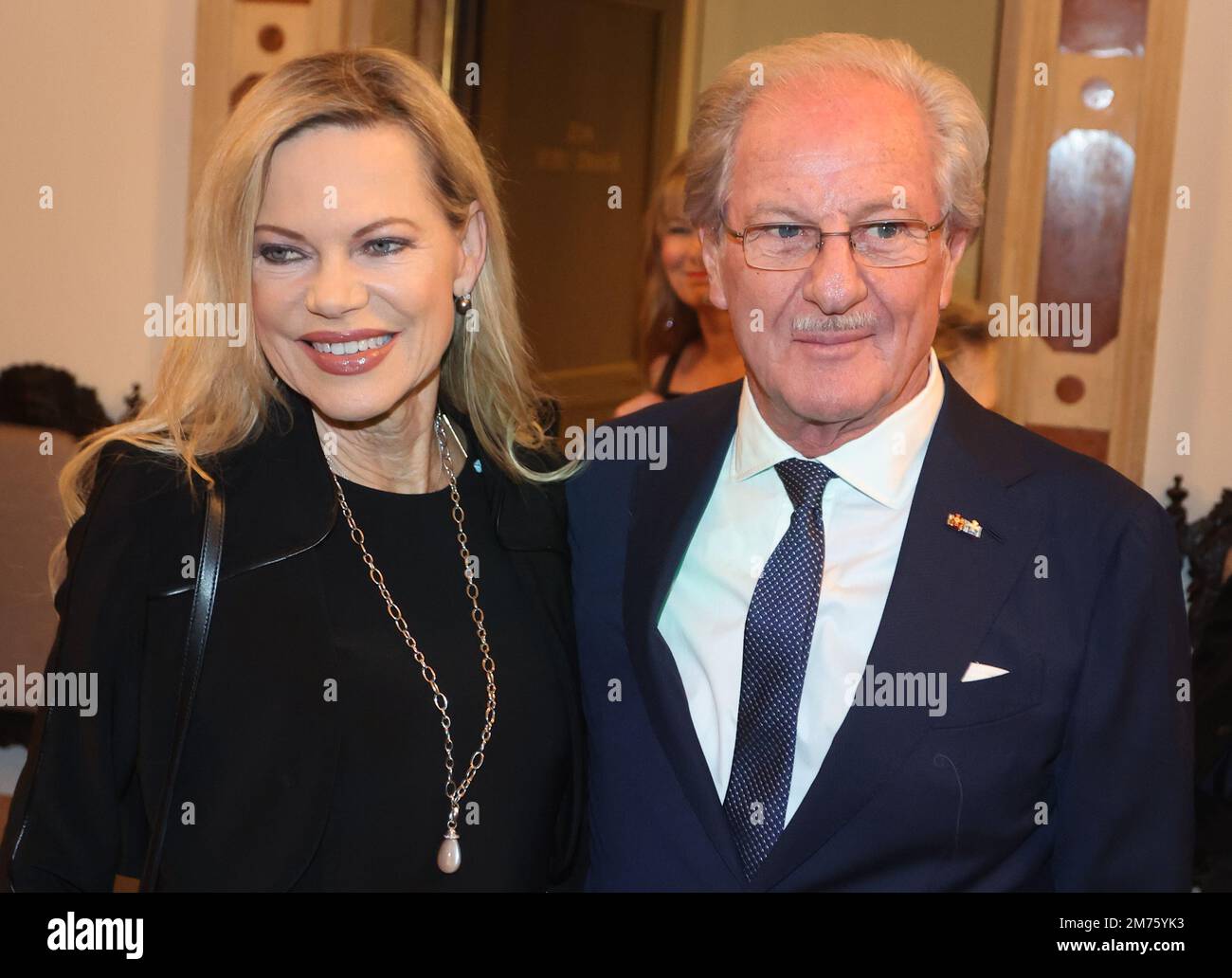 Munich, Germany. 07th Jan, 2023. Nina Ruge and her husband Wolfgang ...