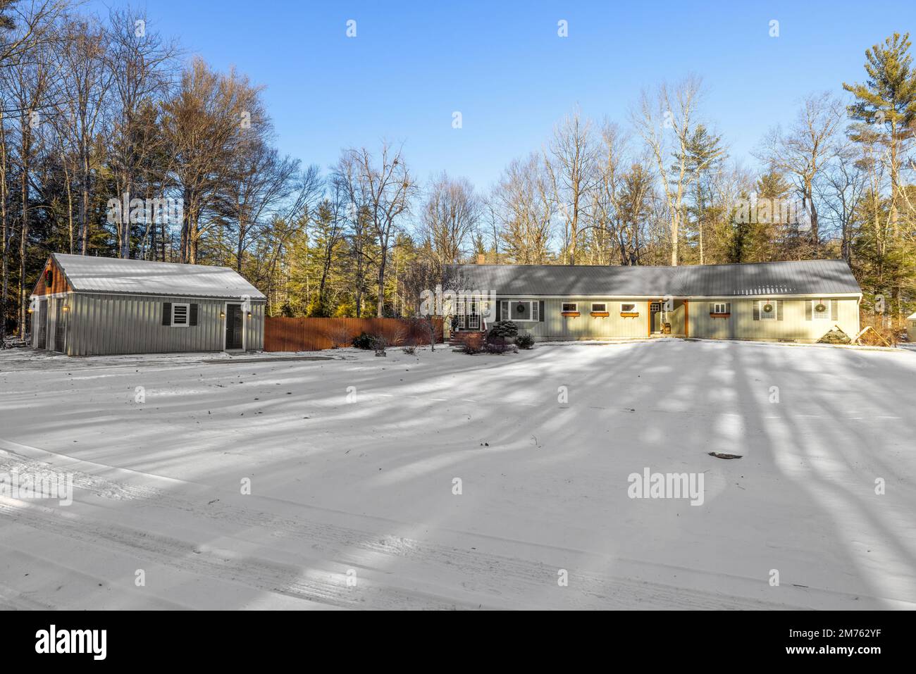 V shaped building hi-res stock photography and images - Alamy