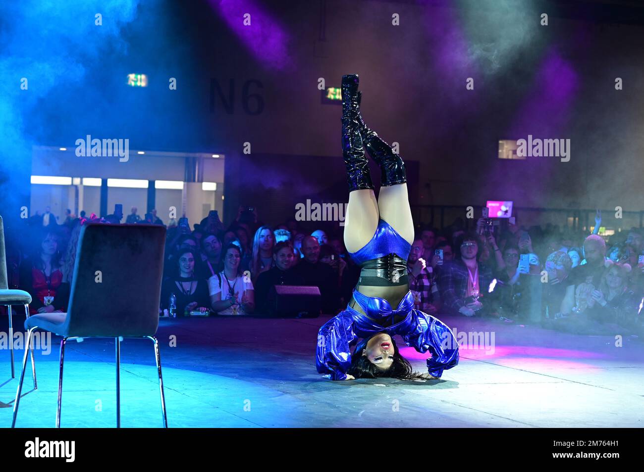 Drag queen corazon hi-res stock photography and images - Alamy