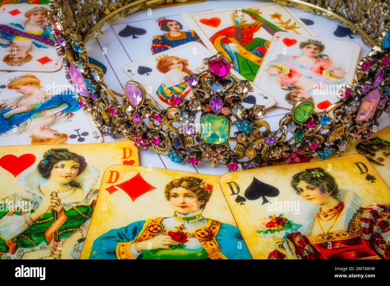 Queen Playing Cards And Crown Stock Photo - Alamy