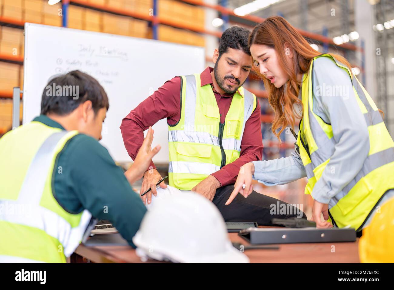 Africa computer factory hi-res stock photography and images - Alamy