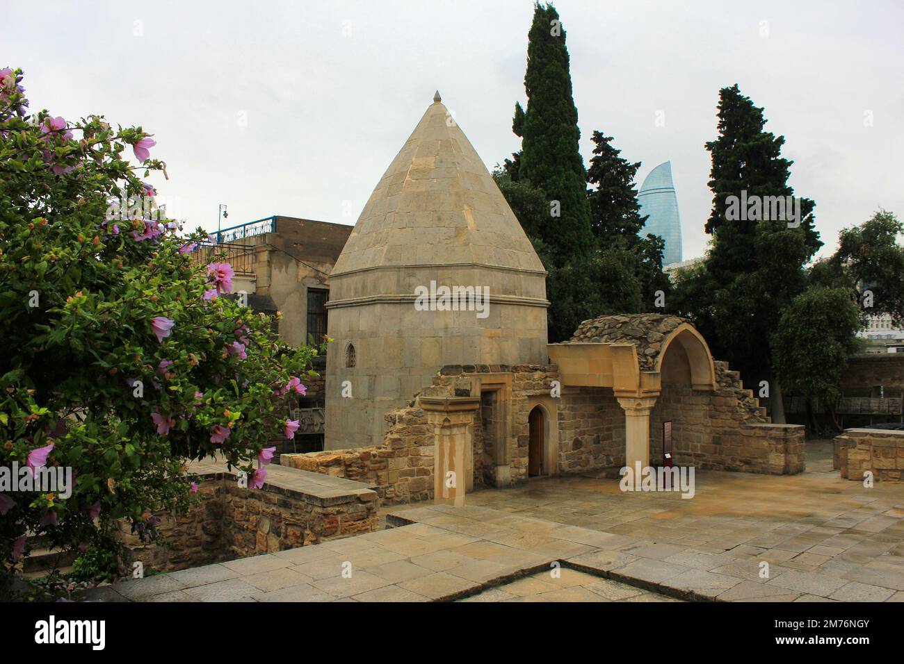 Seyid yahya bakuvi tomb hi-res stock photography and images - Alamy