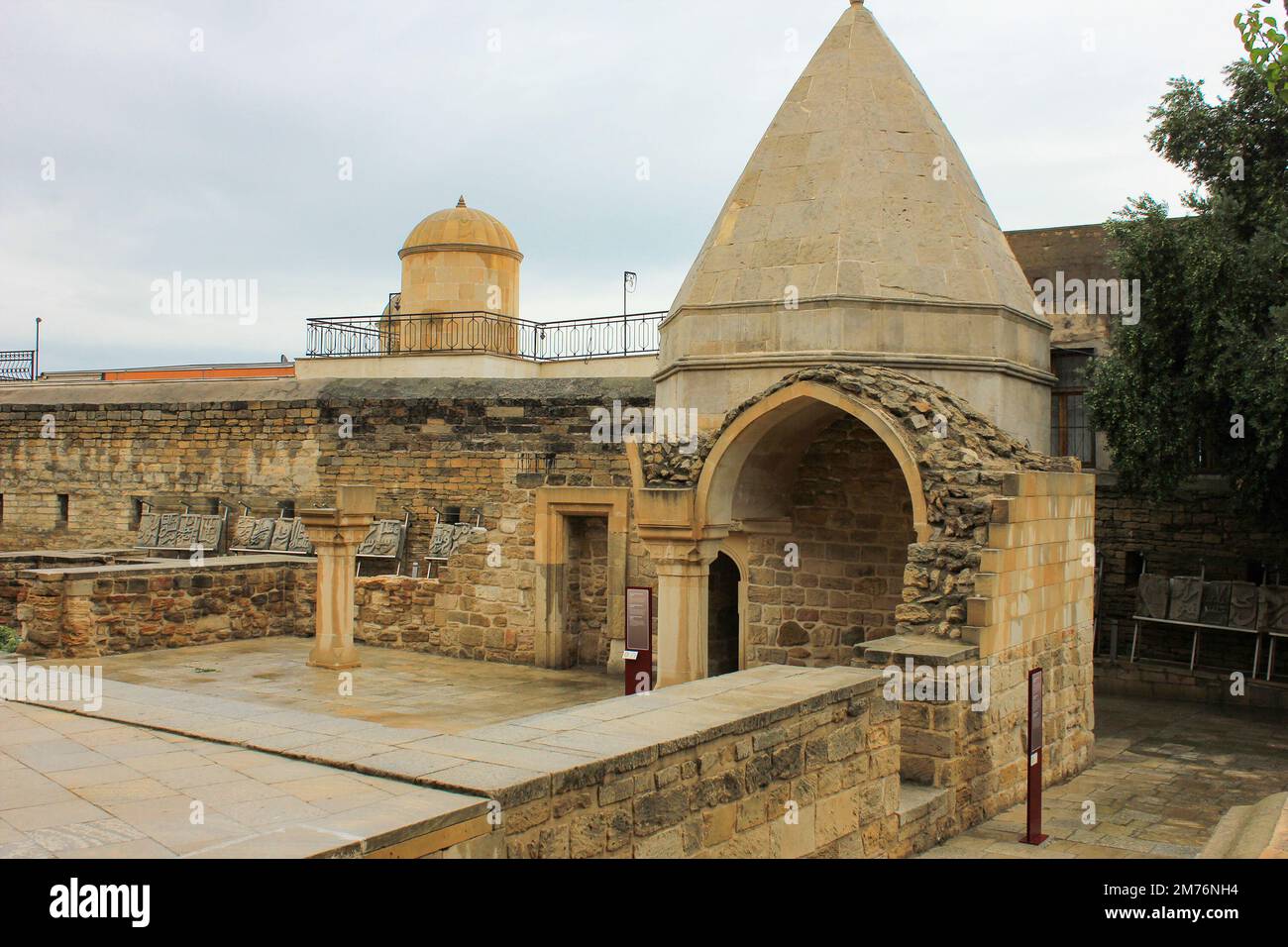 Seyid yahya bakuvi tomb hi-res stock photography and images - Alamy