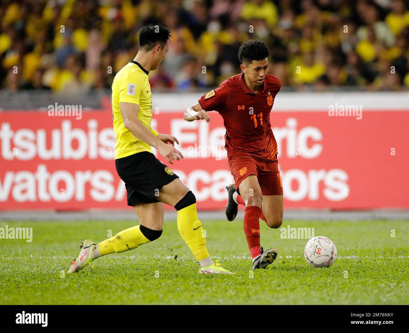 Bordin Phala of Thailand (R) and Quentin Cheng Jiun Ho of Malaysia in ...