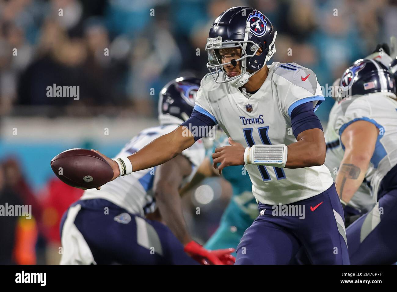 Quarterback joshua dobbs 11 hi-res stock photography and images - Alamy
