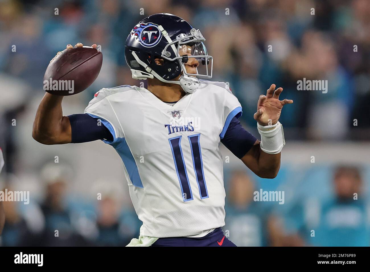 Quarterback joshua dobbs 11 hi-res stock photography and images - Alamy