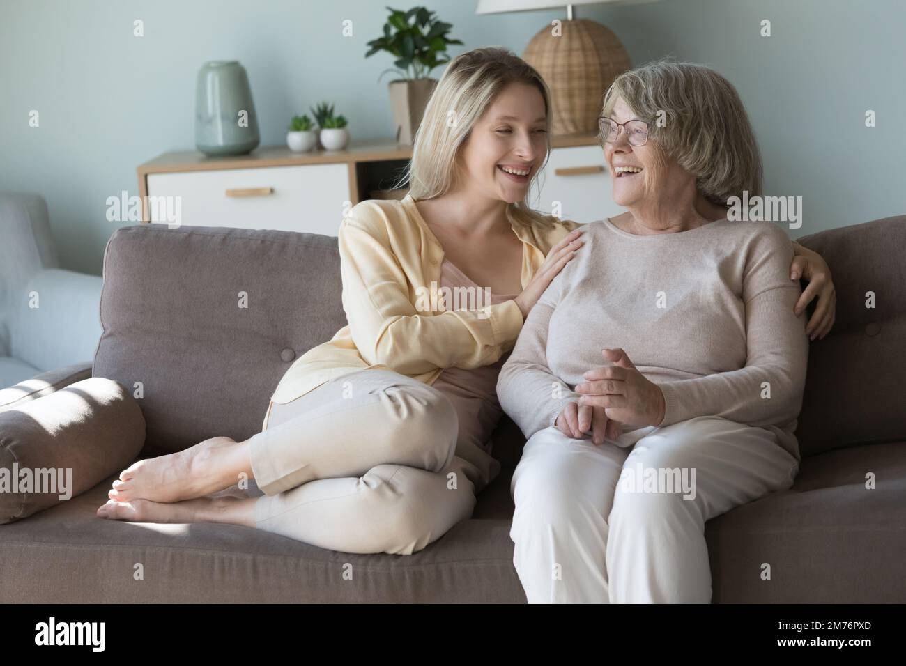 Grandmother granddaughter talk hi-res stock photography and images - Alamy