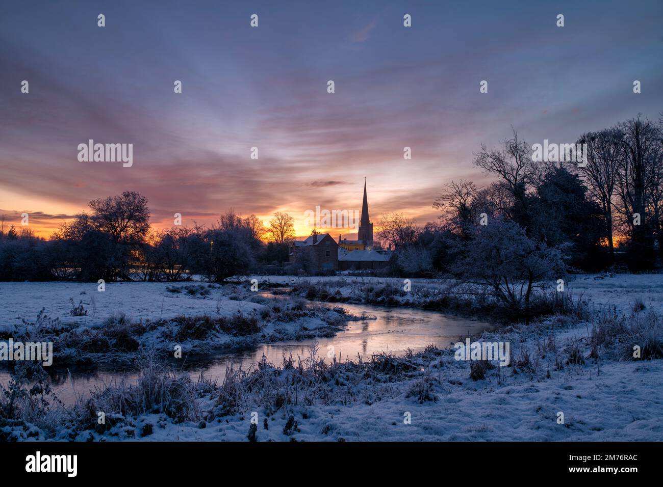 Burford and the river windrush in the December Snow. Burford, Cotswolds ...