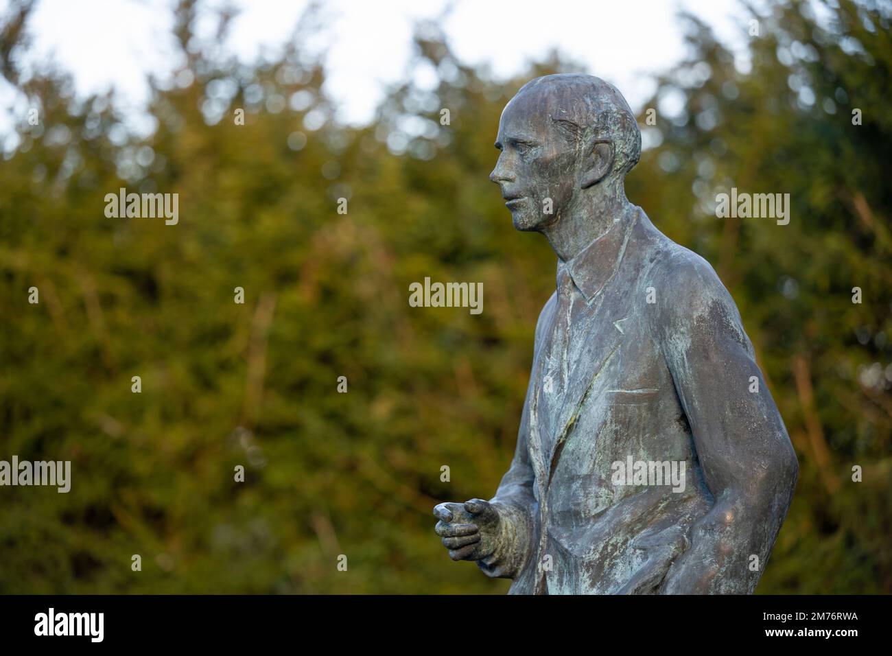 Pictures of the memorial to Sir Alex Douglas-Home (1903-1995) Sir Alec ...
