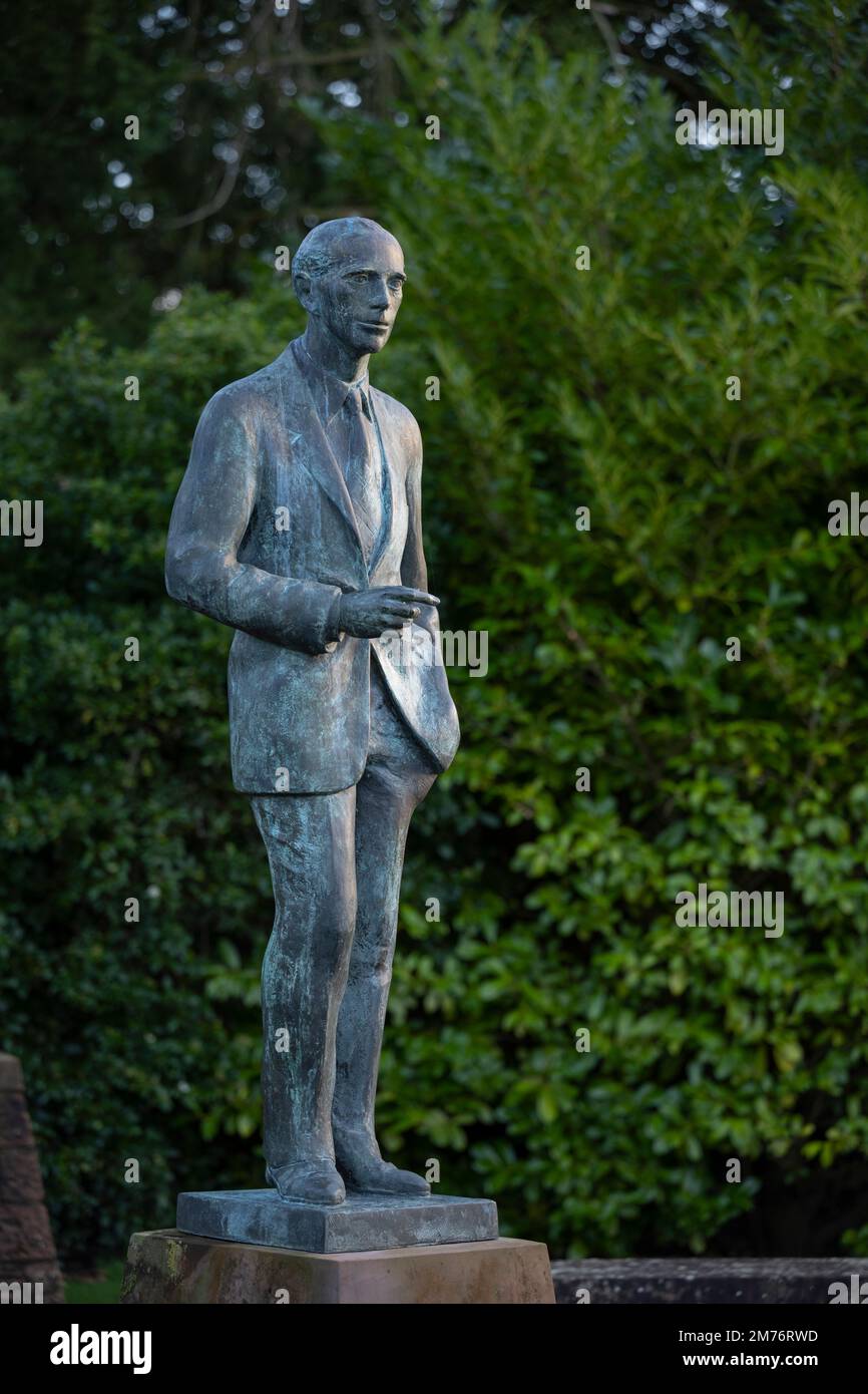 Pictures of the memorial to Sir Alex Douglas-Home (1903-1995) Sir Alec ...