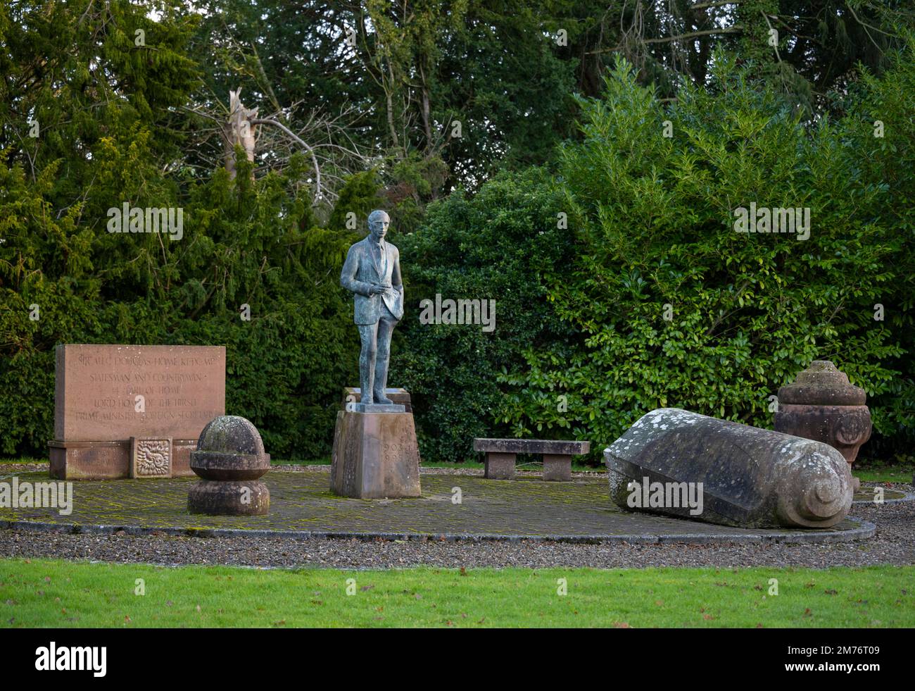 Pictures of the memorial to Sir Alex Douglas-Home (1903-1995) Sir Alec ...