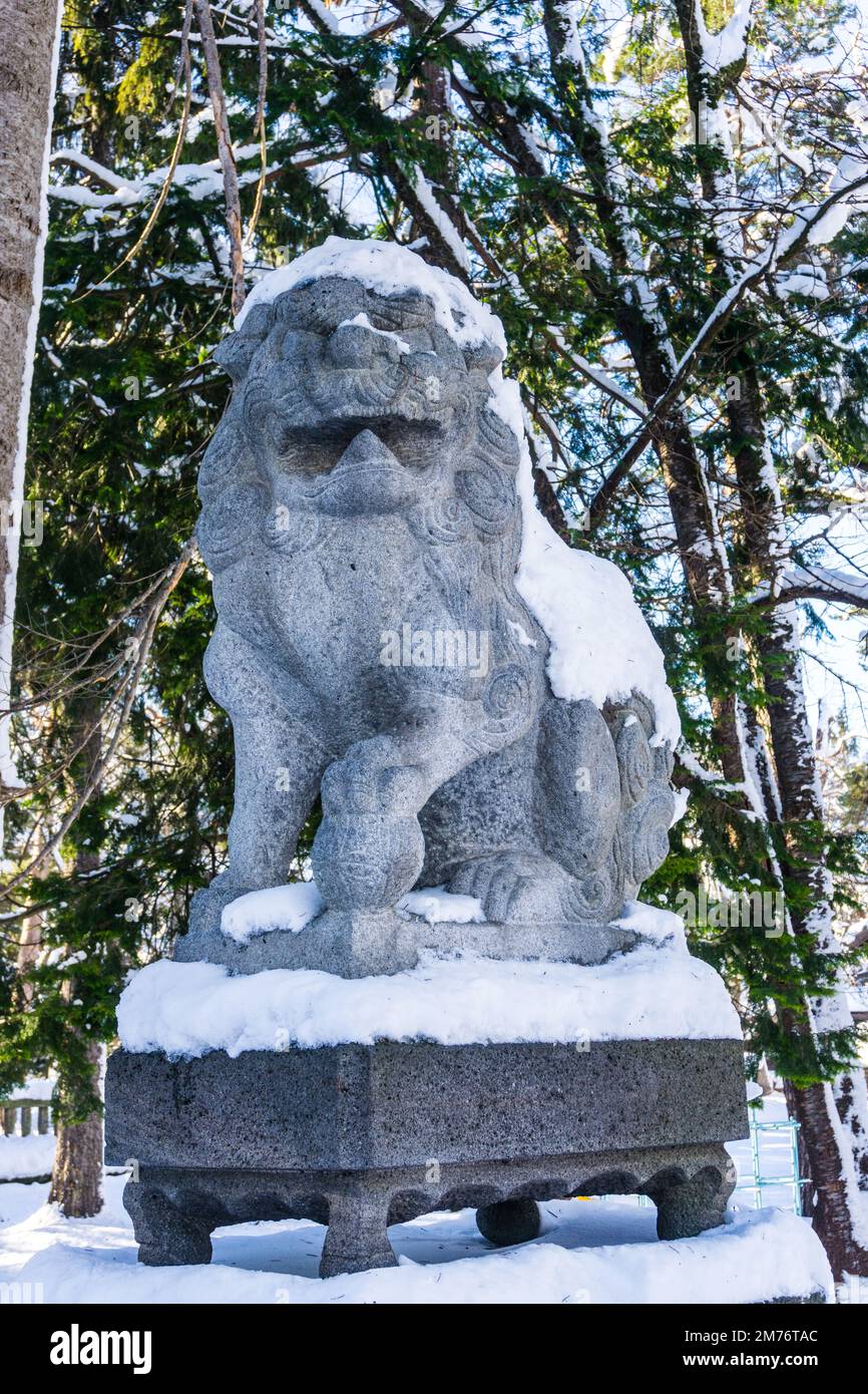 Showy shinto shrine hi-res stock photography and images - Alamy