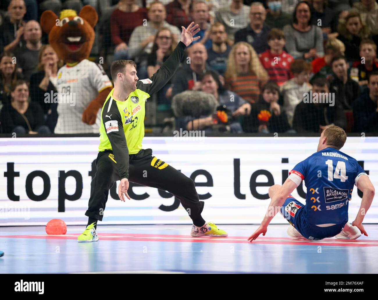 left to right goalwart Andreas WOLFF (GER), Omar Ingi MAGNUSSON (ISL ...