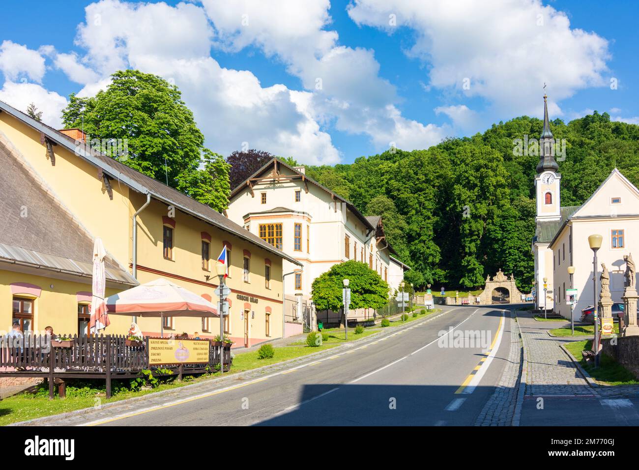Hukvaldy (Hochwald) : church Hukvaldy (Hochwald) Castle in ...