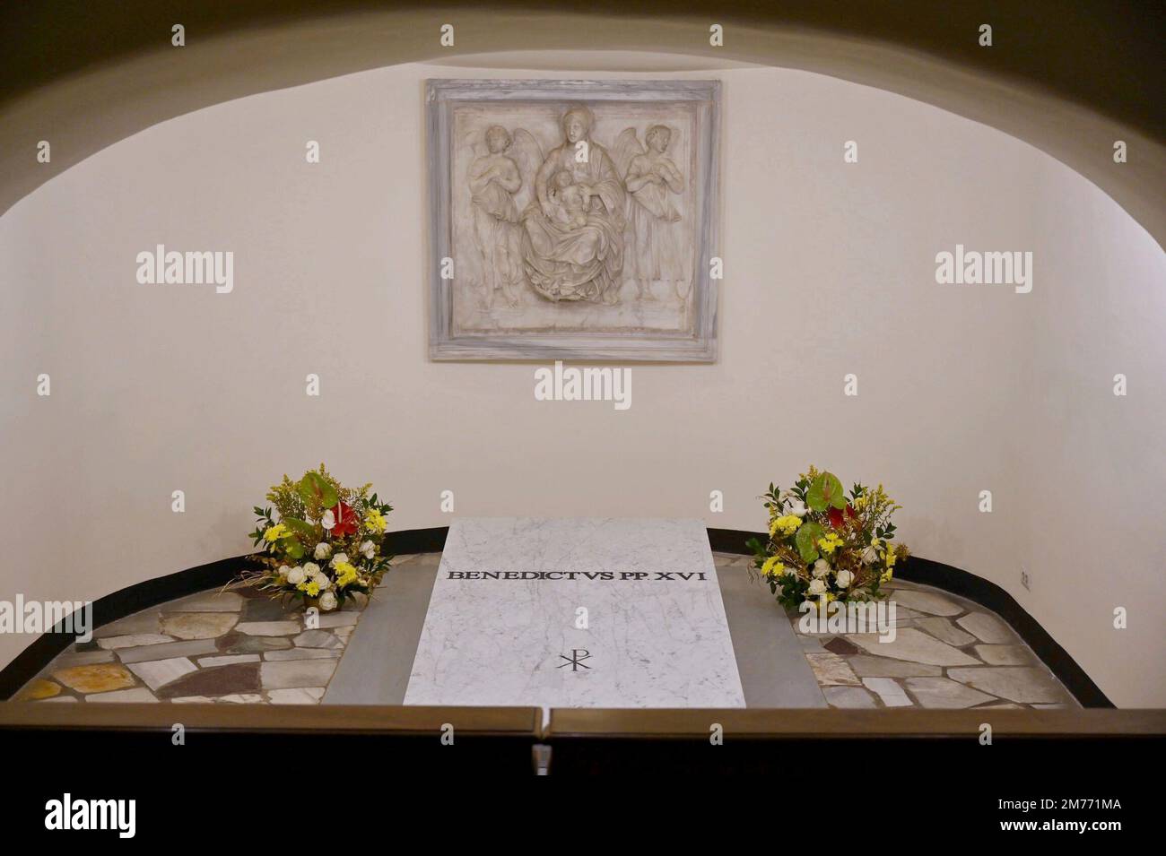 Vatikanstadt, Vatican. 08th Jan, 2023. The tomb of Pope Benedict XVI ...