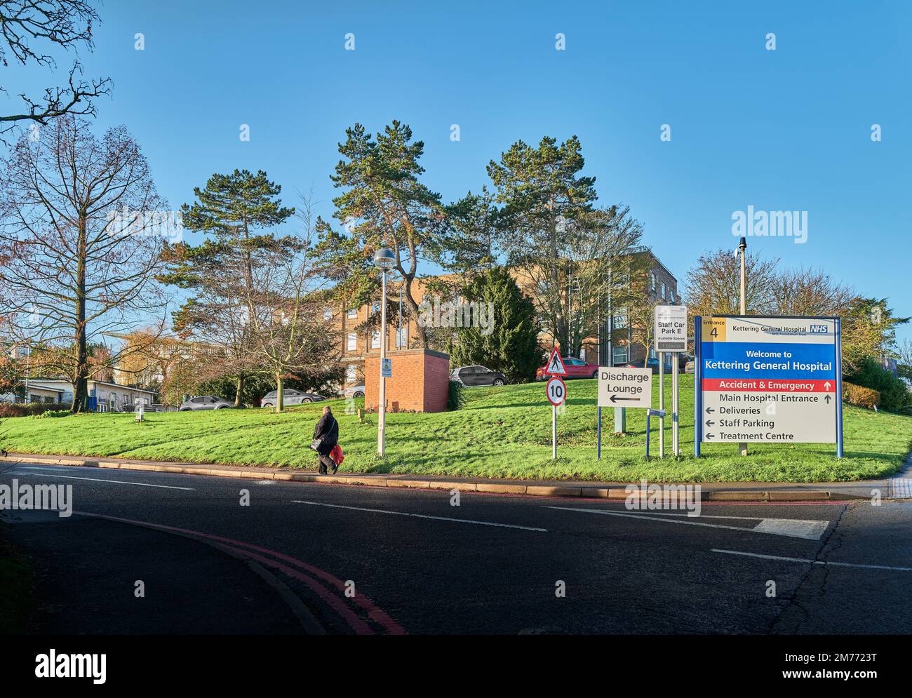 Entrance to the NHS General Hospital at Kettering, England Stock Photo ...