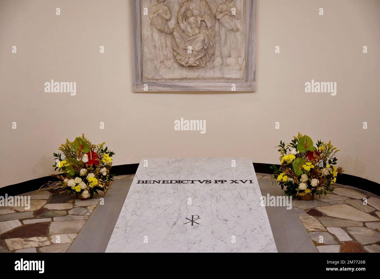 Vatikanstadt, Vatican. 08th Jan, 2023. The tomb of Pope Benedict XVI ...