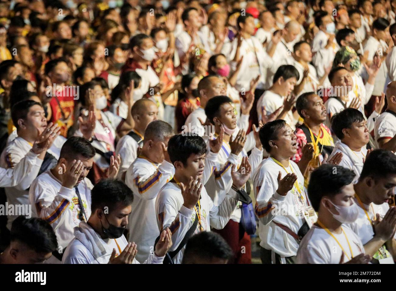 Manila, Philippines. 8th Jan, 2023. Filipino Catholic devotees attend a ...