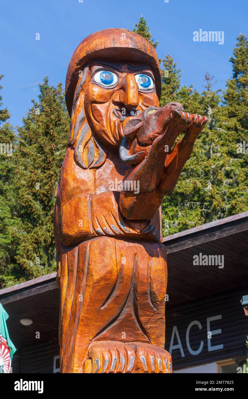 Hruby Jesenik (Altvatergebirge, High Ash Mountains): wooden sculpture ...