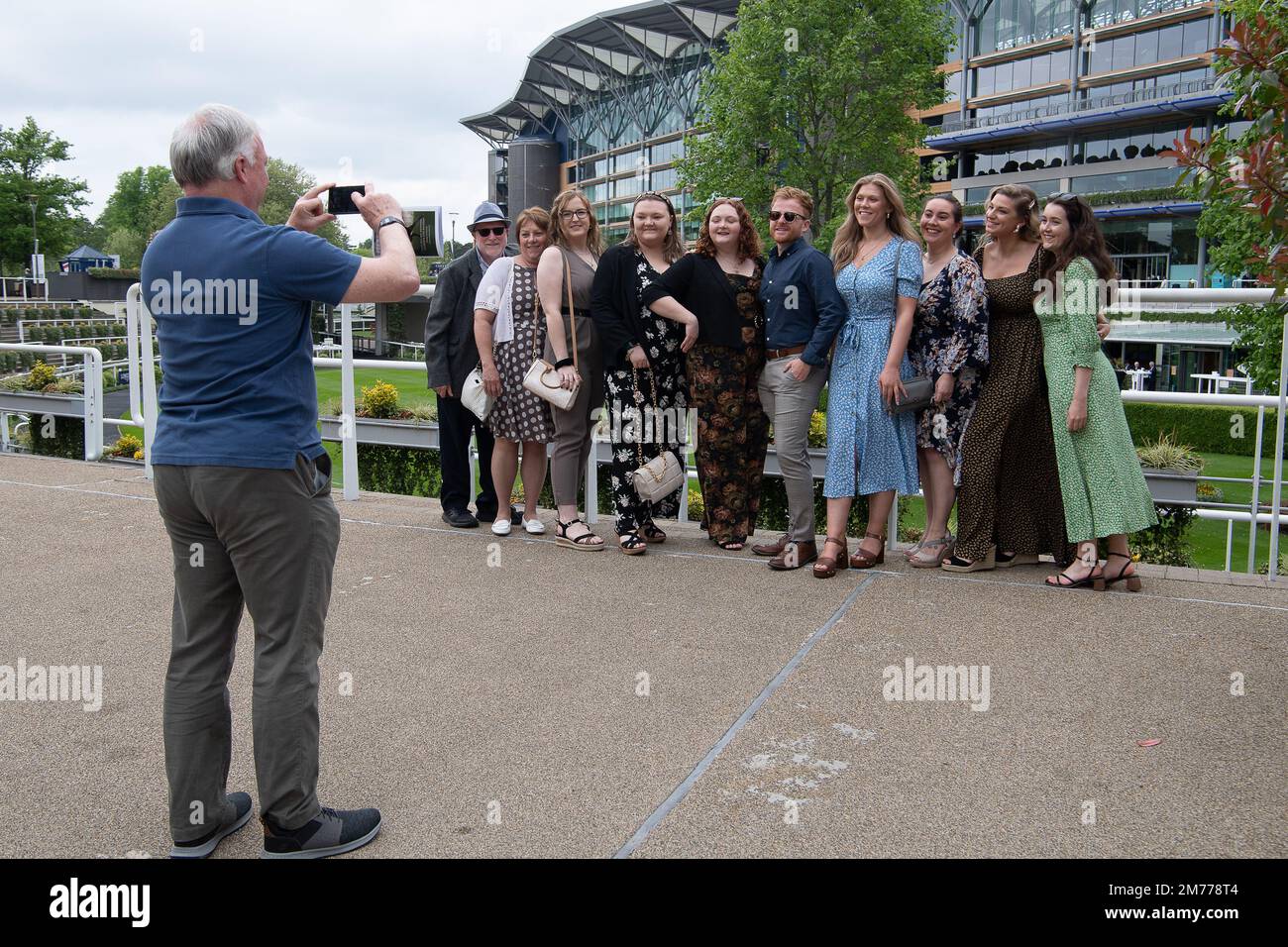 Ascot, Berkshire, UK. 7th May, 2022. The dull weather today wasn’t ...
