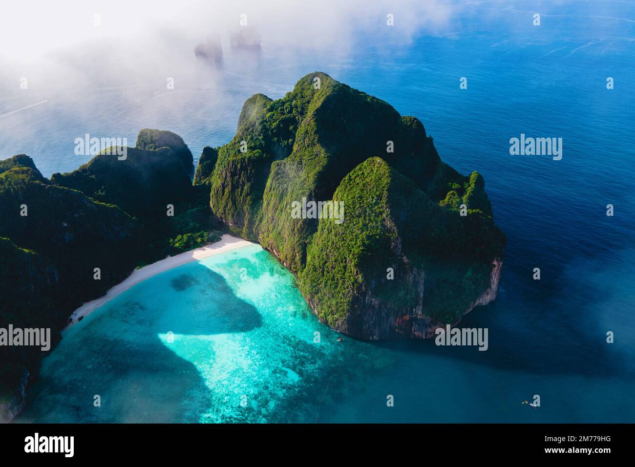Maya Bay Koh Phi Phi Thailand, Turquoise clear water Thailand Koh Pi Pi ...