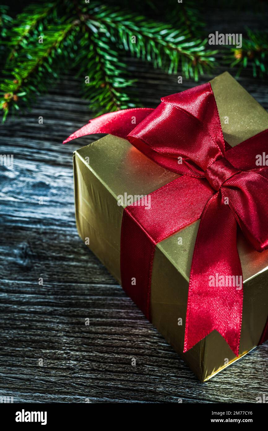 Present box evergreen branch hi-res stock photography and images - Alamy