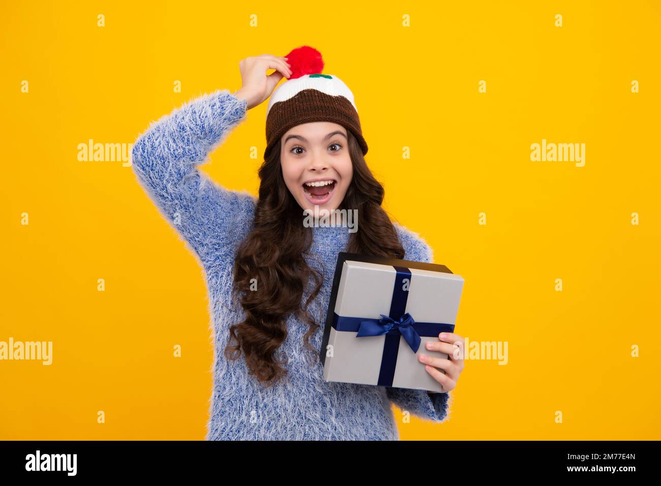 Shocked amazed face, surprised emotions of young teenager girl ...