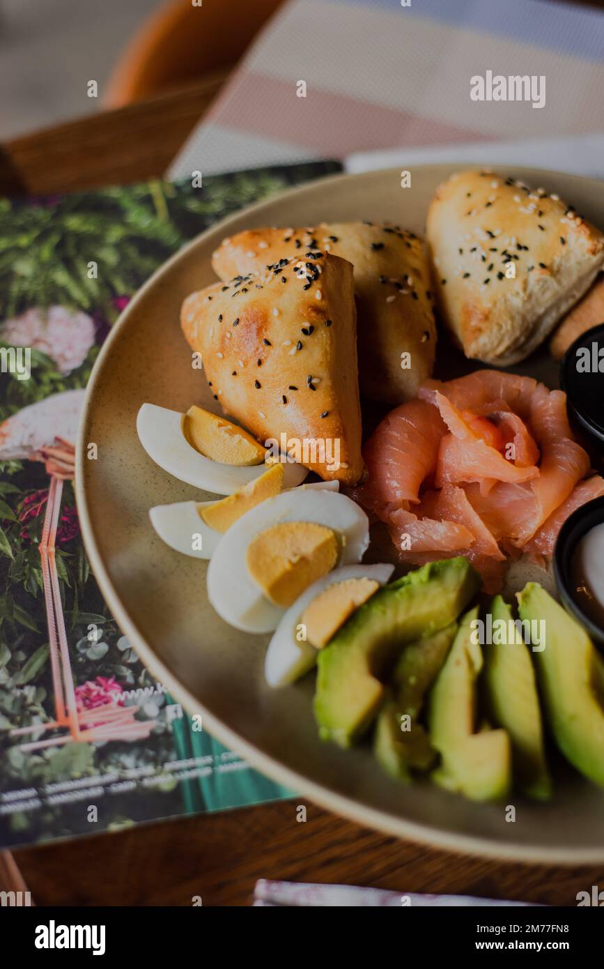 A vertical shot of juicy tasty food displayed in the aesthetic ...