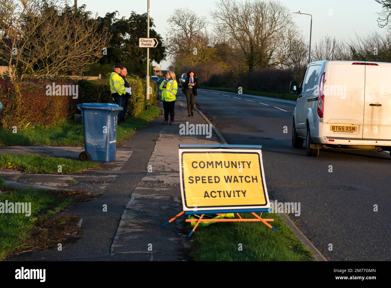 Community speed watch activity sign hi-res stock photography and images ...