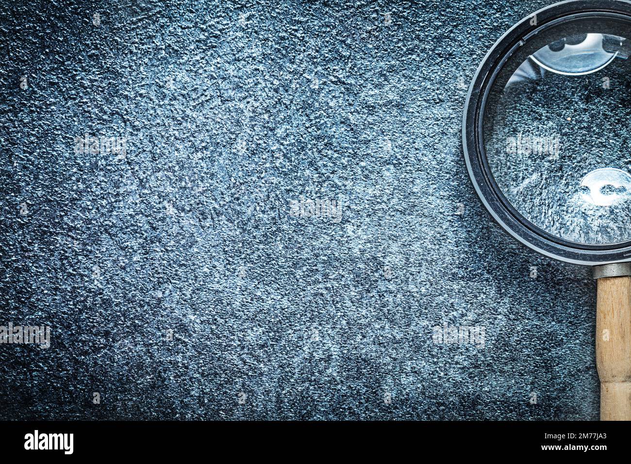 Magnifying glass medieval hi-res stock photography and images - Alamy