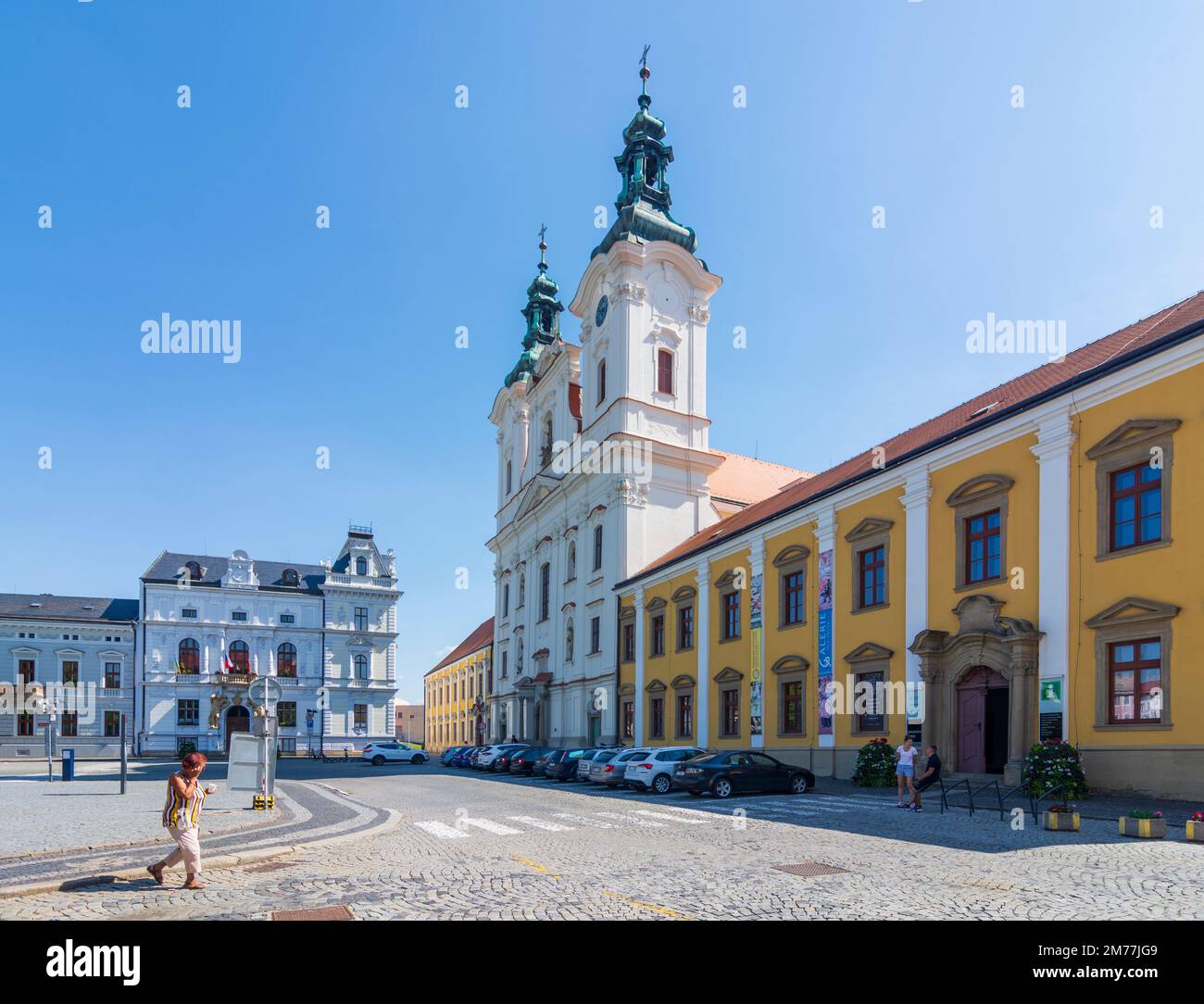 Uherské Hradiste (Ungarisch Hradisch): Masaryk Square, Church of Saint ...