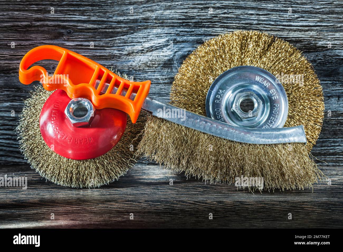 wire brushes on vintage wood Stock Photo - Alamy