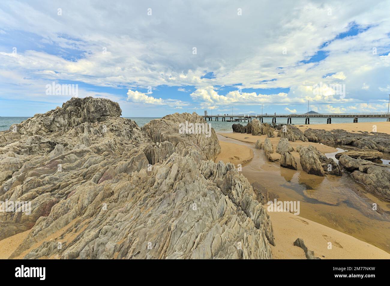 Beach view near Palm Cove Jetty with beautiful rocks formation Stock ...