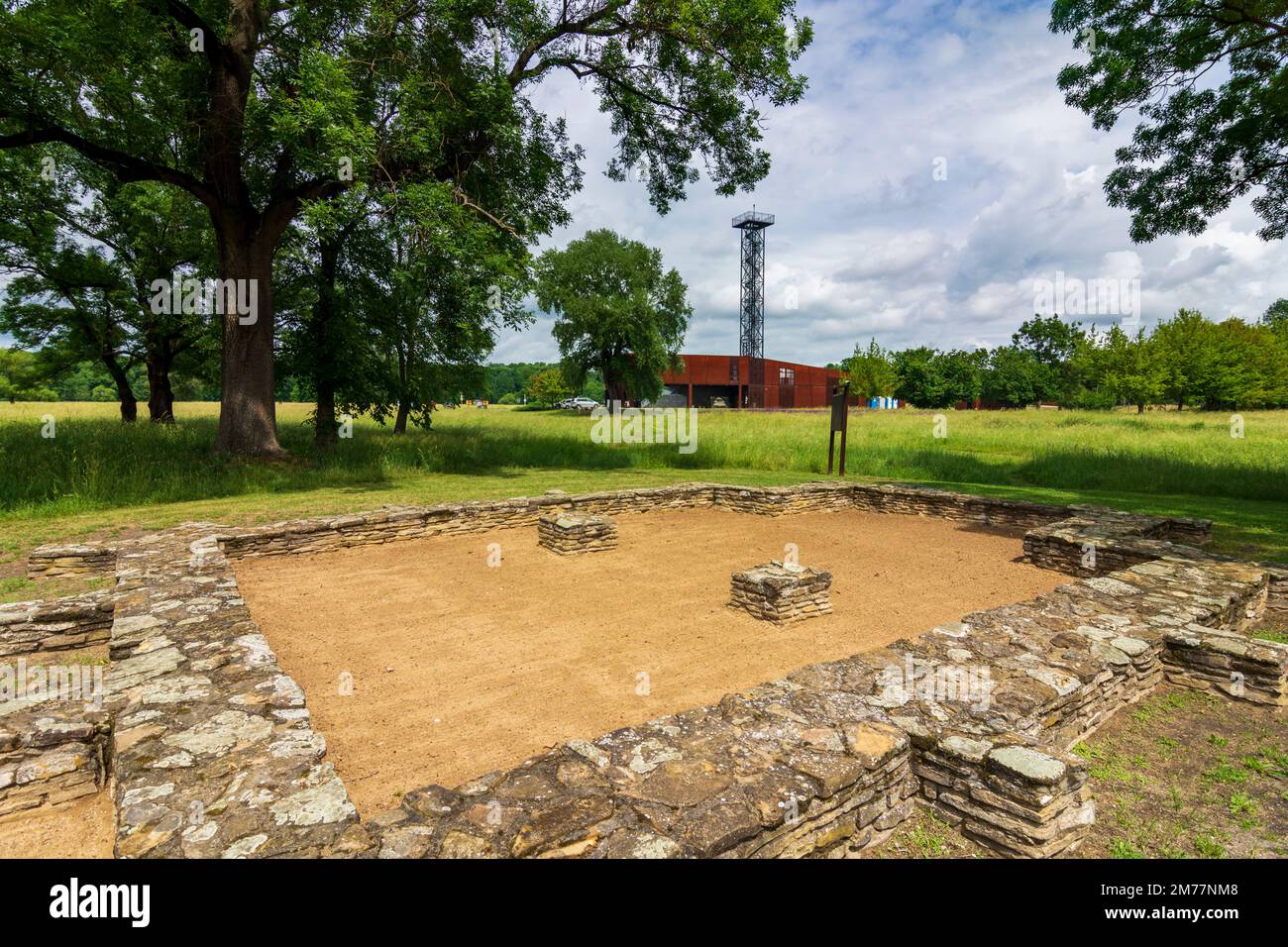Mikulcice (Mikultschitz): Mikulcice-Valy archaeological site and museum ...