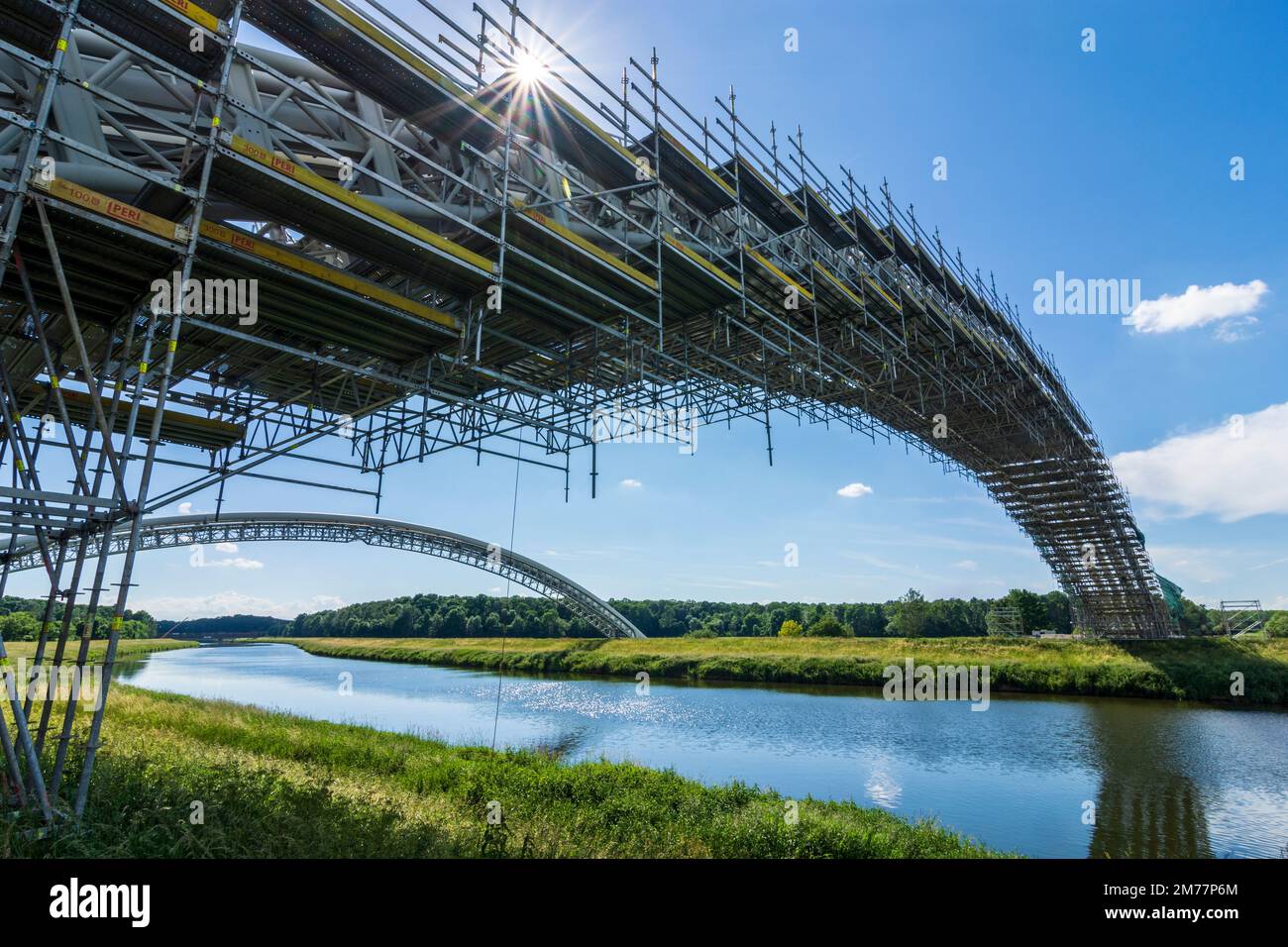 Brodske (Brodsko): river Morava (March), pipeline bridge in ...