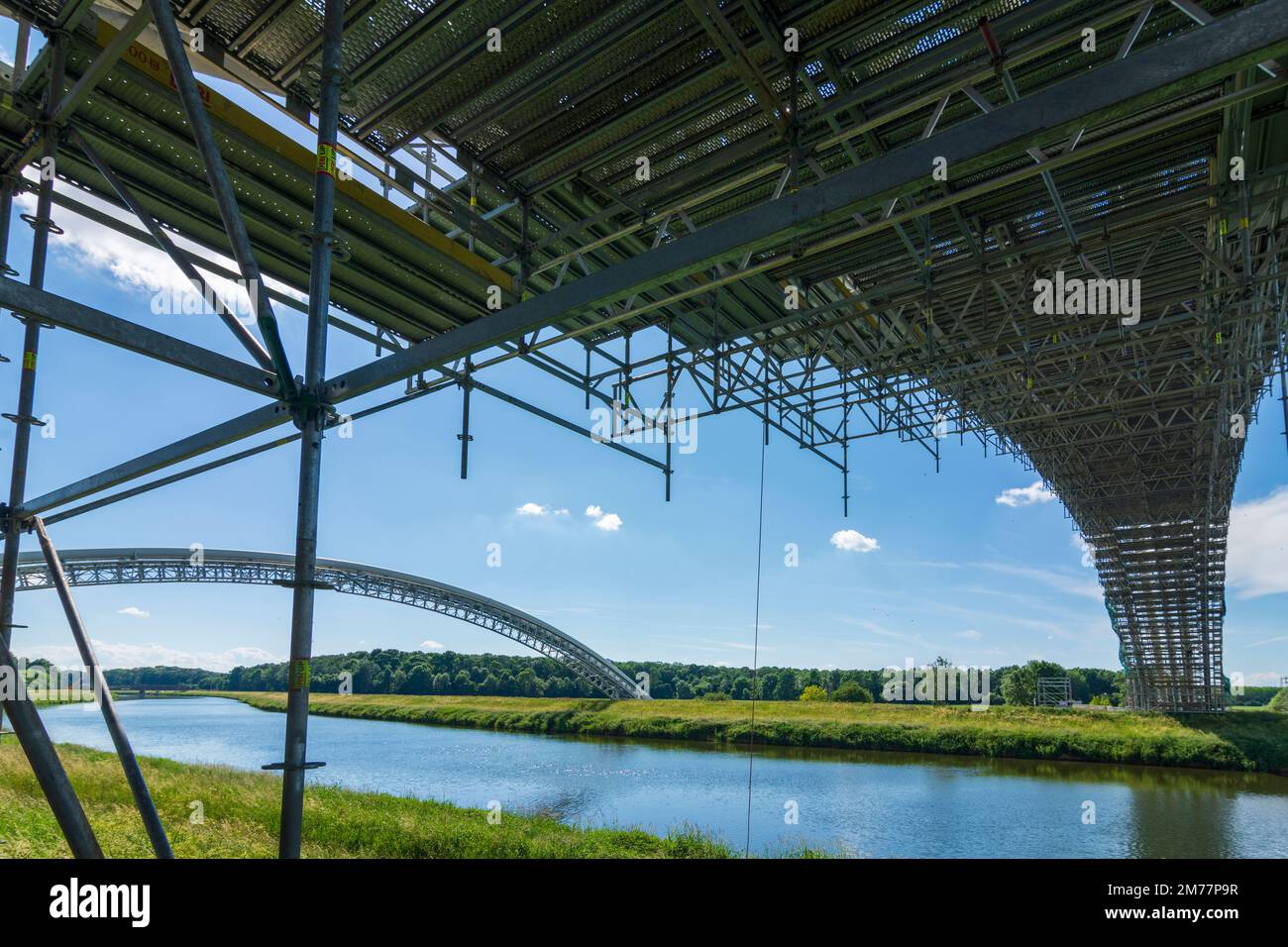 Brodske (Brodsko): river Morava (March), pipeline bridge in ...