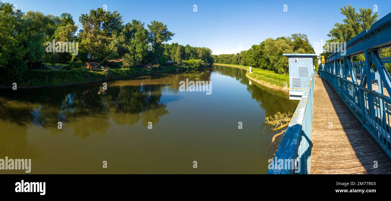 Hohenau an der March: river Morava (March), road bridge, Daubel fishing ...