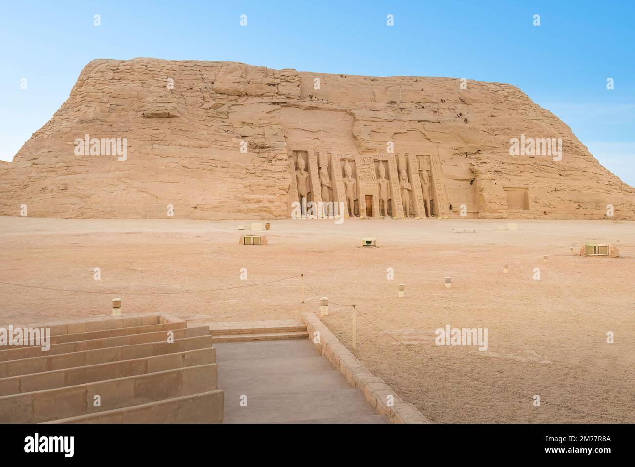 Temples of pharaoh ramses ii hi-res stock photography and images - Alamy