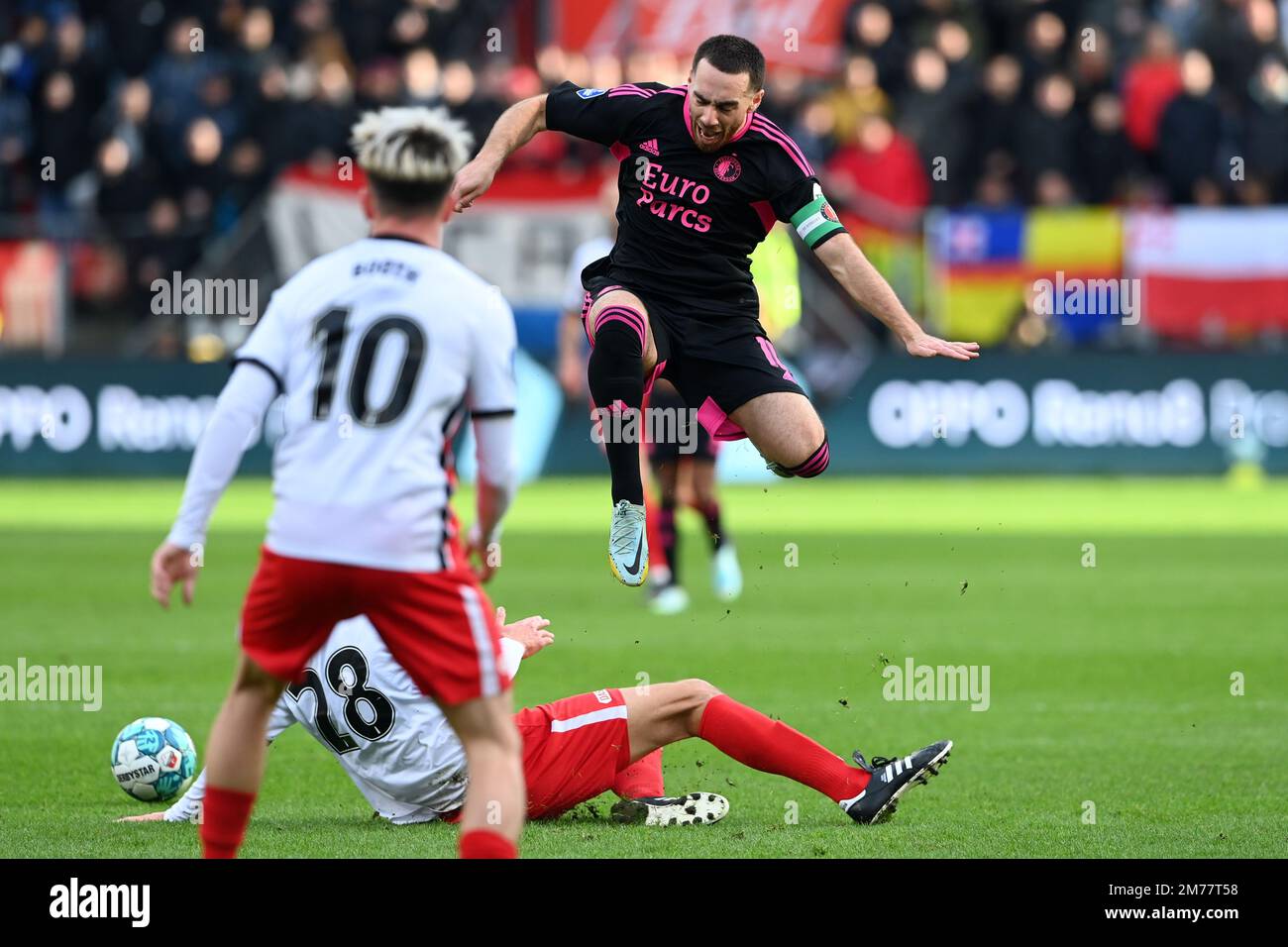 UTRECHT - (lr) Bas Dost of FC Utrecht, Orkun Kokcu of Feyenoord during the Dutch premier league ...