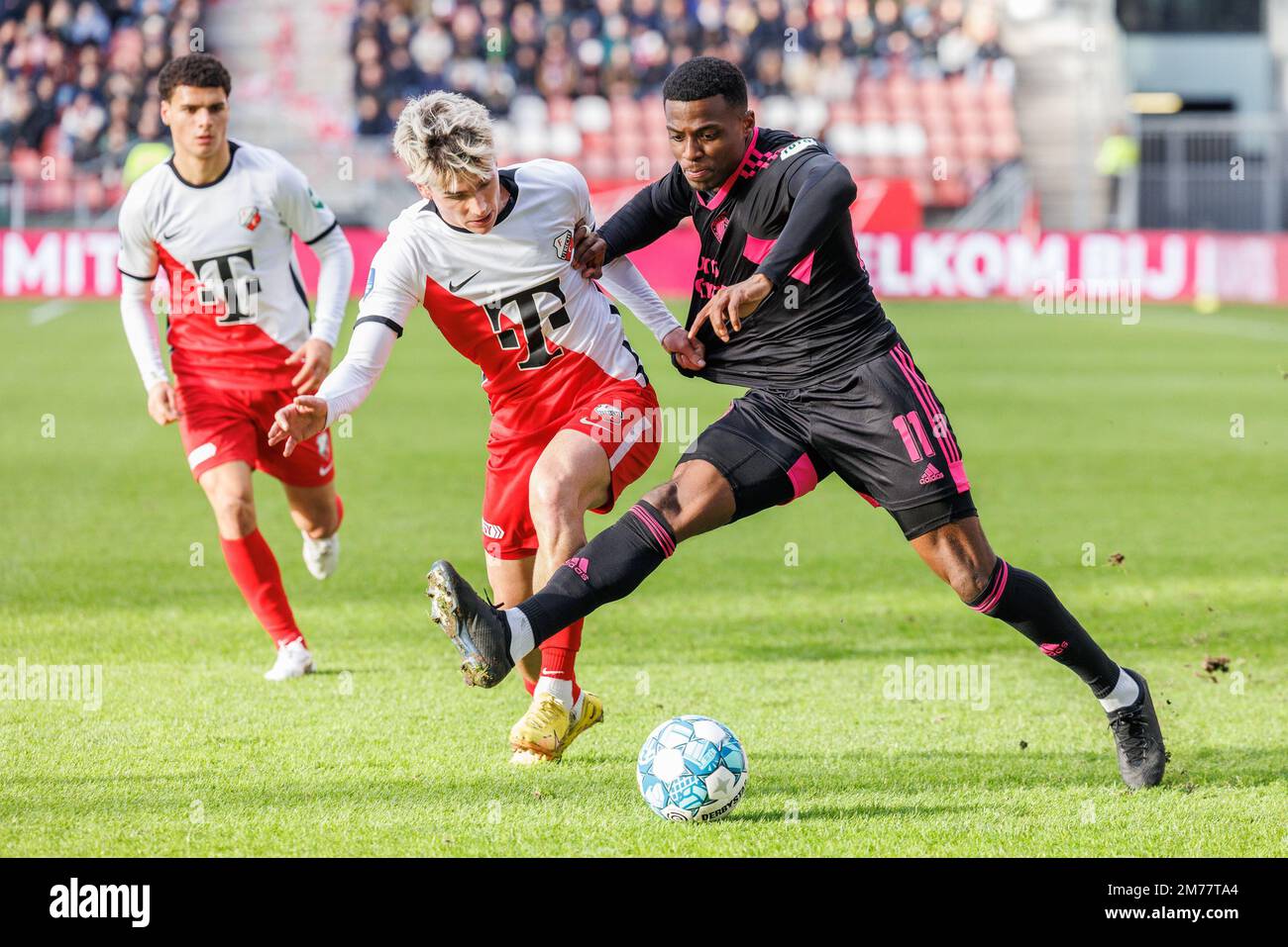 UTRECHT , 08-01-2023 , Stadium Galgewaard , season 2022 / 2023 , Dutch Eredivisie Football. (L-R ...