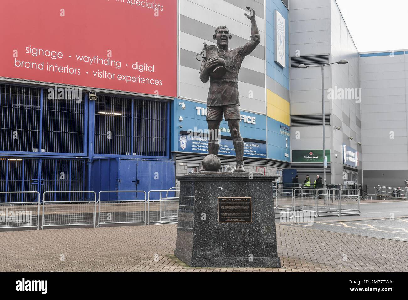 Statue of 1927 fa cup winning captain fred keenor hi-res stock ...