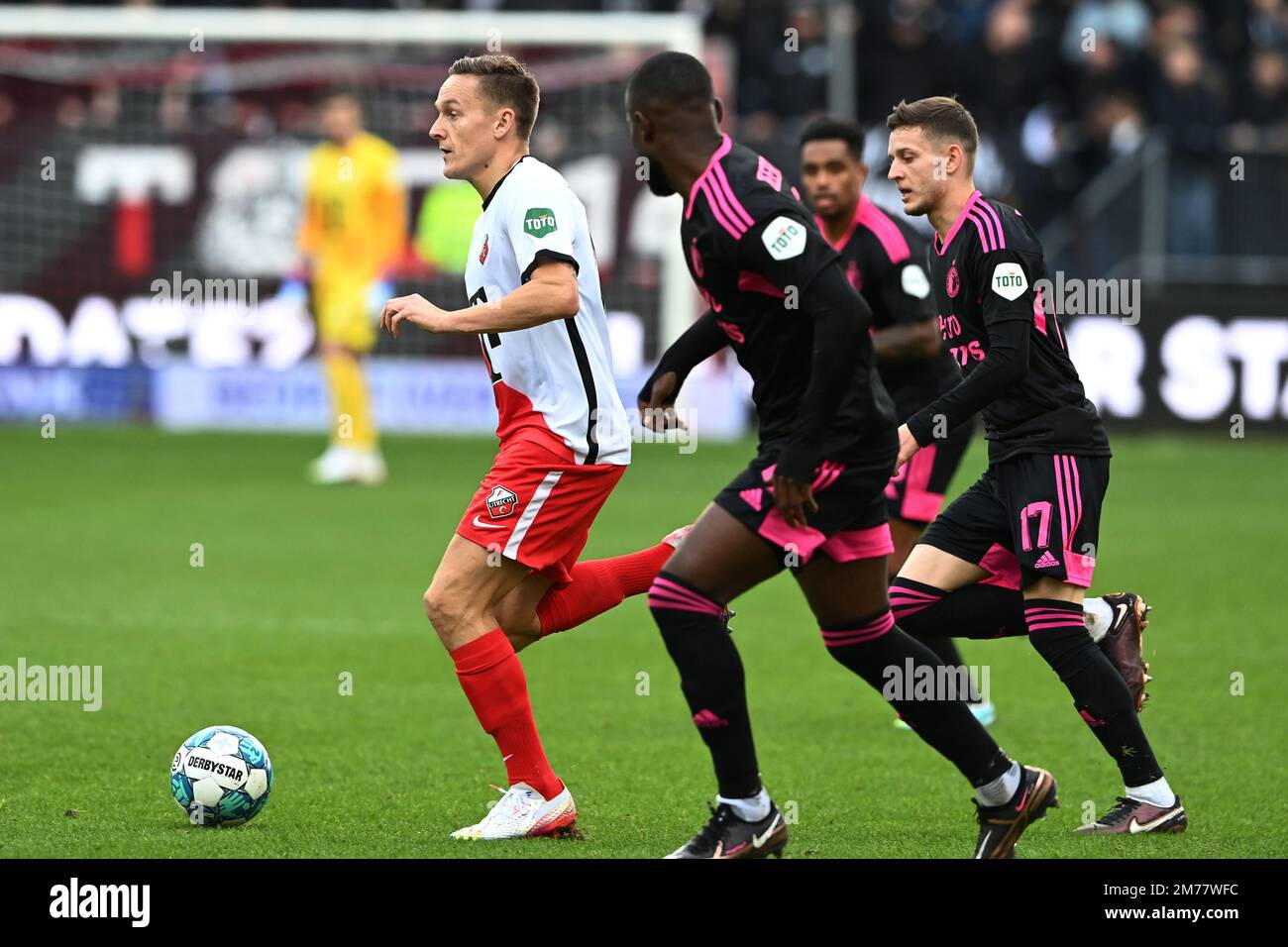 UTRECHT - (lr) Jens Toornstra of FC Utrecht, Sebastian Szymanski of Feyenoord during the Dutch ...