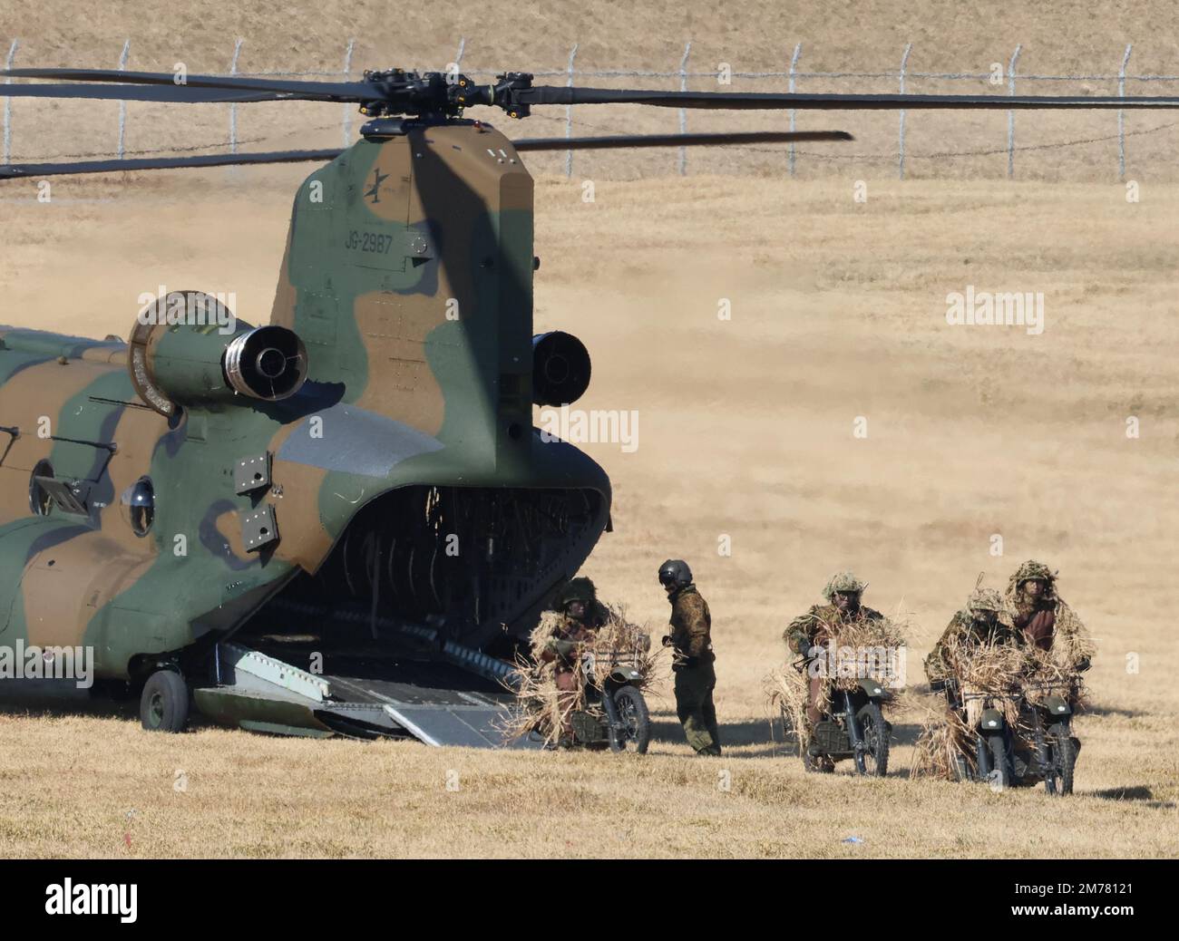 Narashino, Japan. 8th Jan, 2023. Japanese Ground Self Defense Forces ...