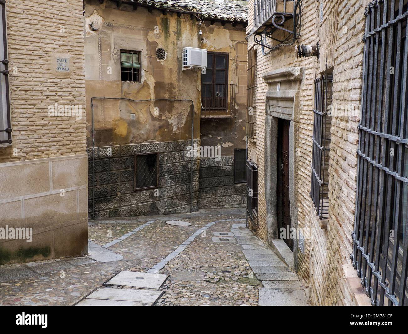 toledo spain medieval village houses Stock Photo - Alamy